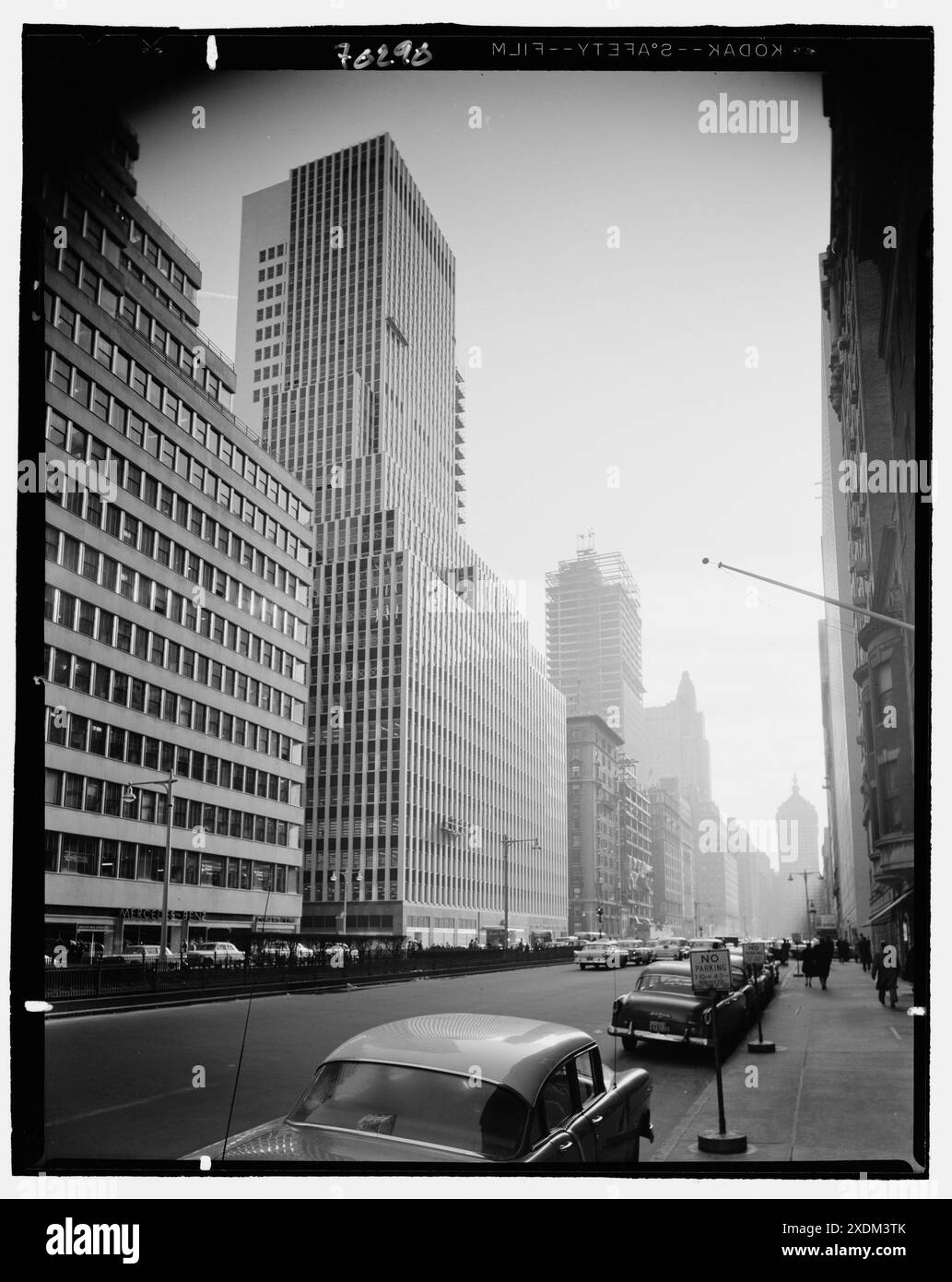 425 Park Ave. From northwest II. Gottscho-Schleisner Collection Stock ...