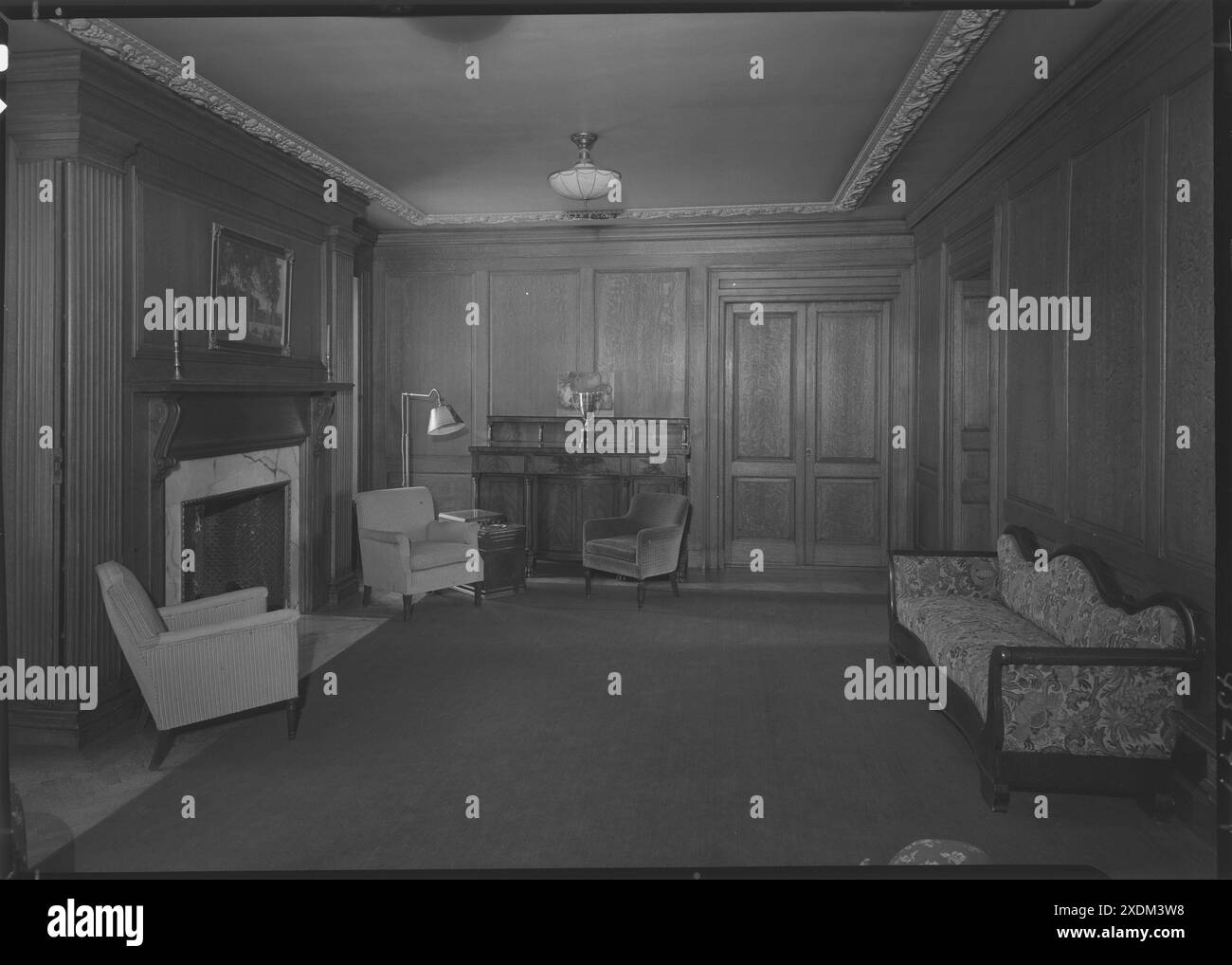 Miss Gill's School, Bernardsville, New Jersey. Upper lounge. Gottscho ...