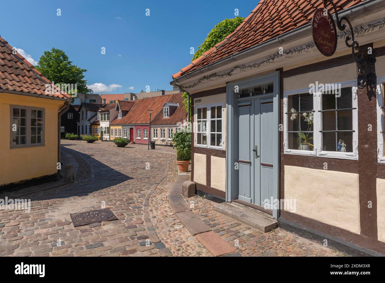 Odense, Old Town, Hans Christian Andersen Hus, left corner house ...