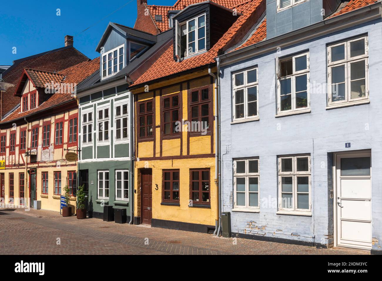 Odense, street in the old town, half-timbered house, colourful houses ...