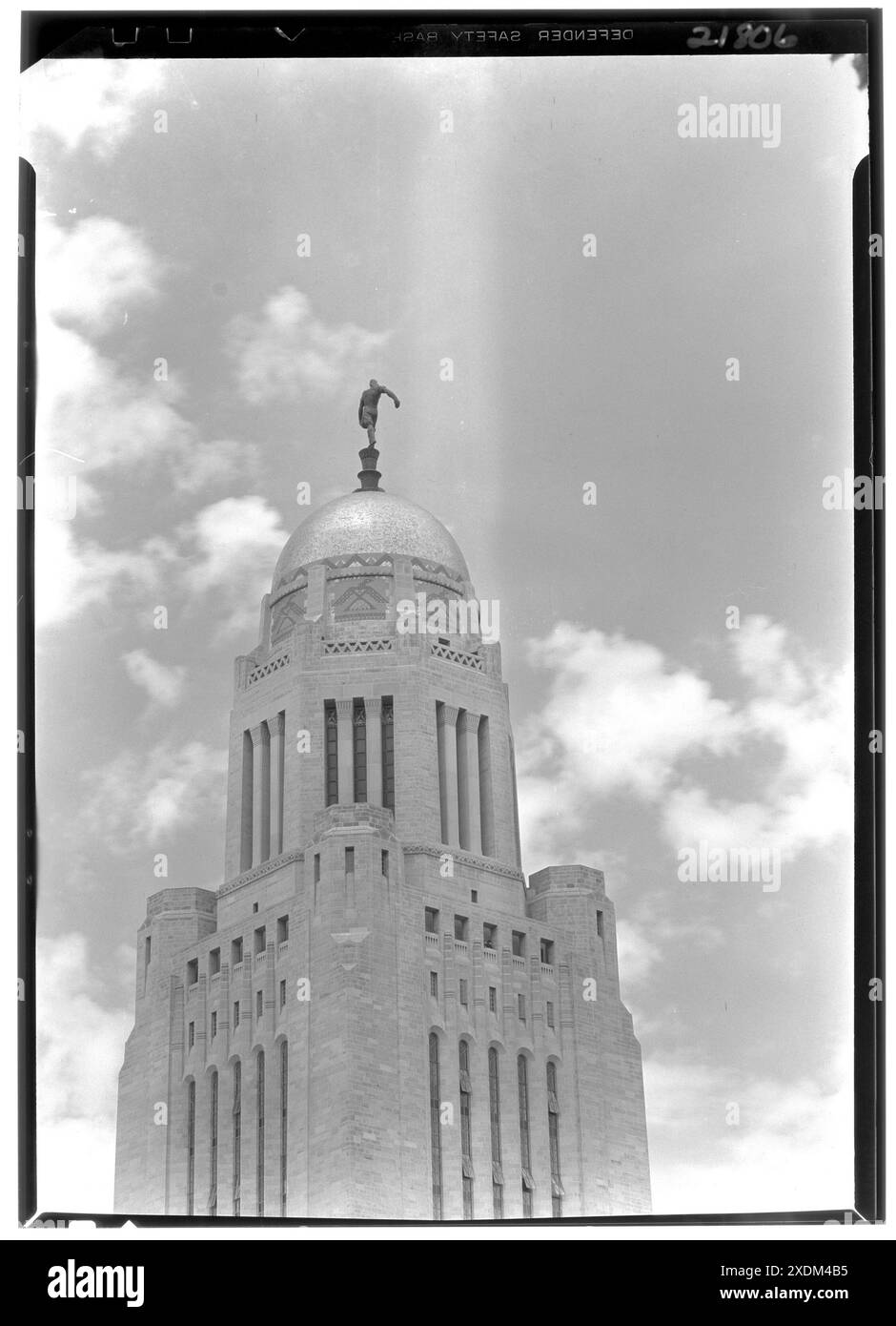 Oblique columns Black and White Stock Photos & Images - Alamy
