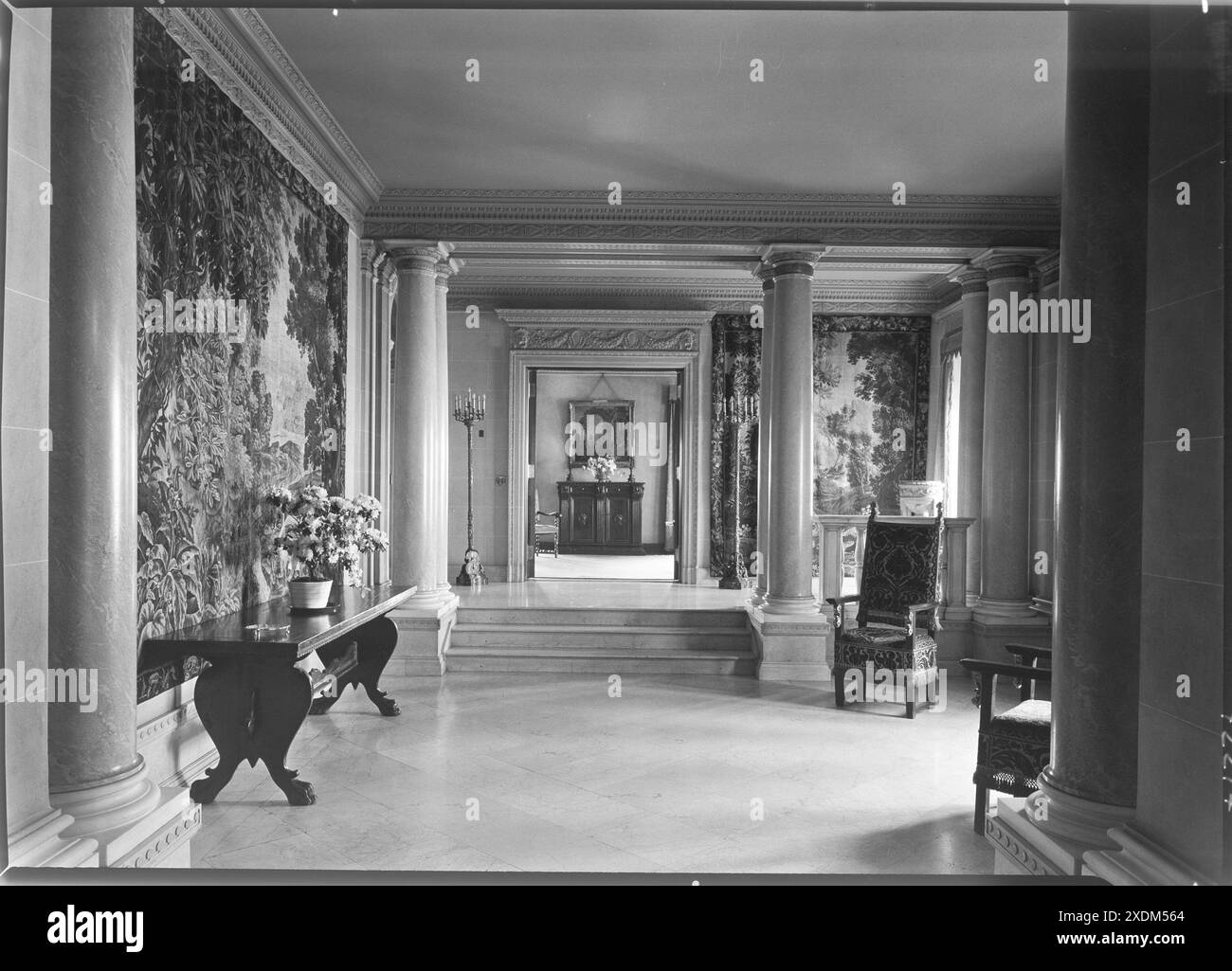 Mrs. Edwin Gould, residence at 936 5th Ave., New York City. Entrance ...