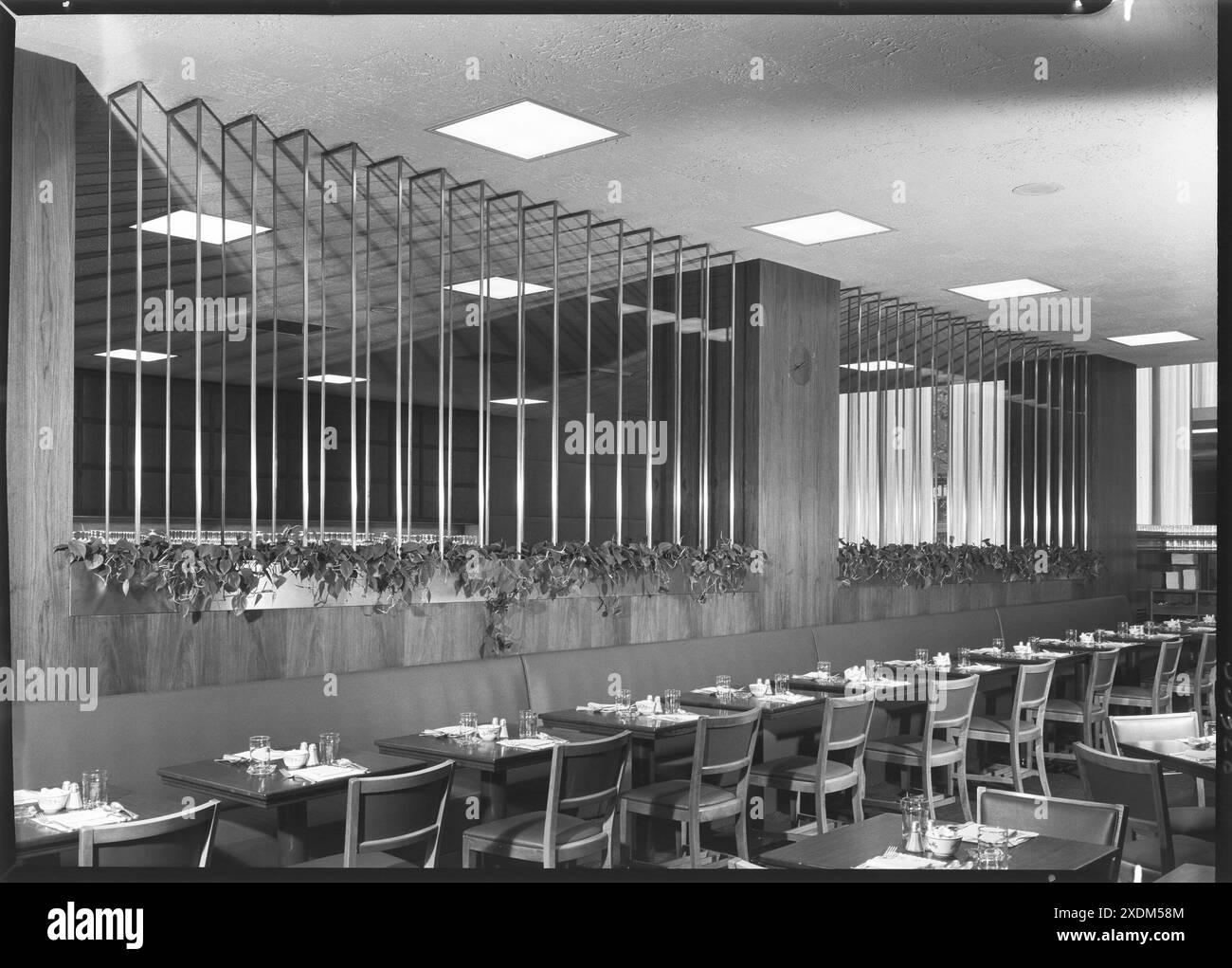 Schrafft's, Esso Building, Rockefeller Center, New York City. Glass ...