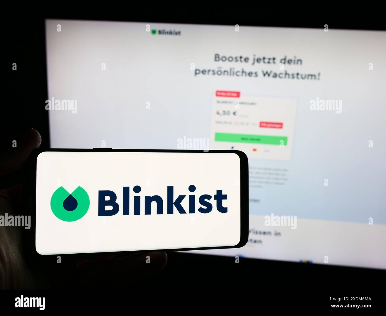 Book summarizing hi-res stock photography and images - Alamy