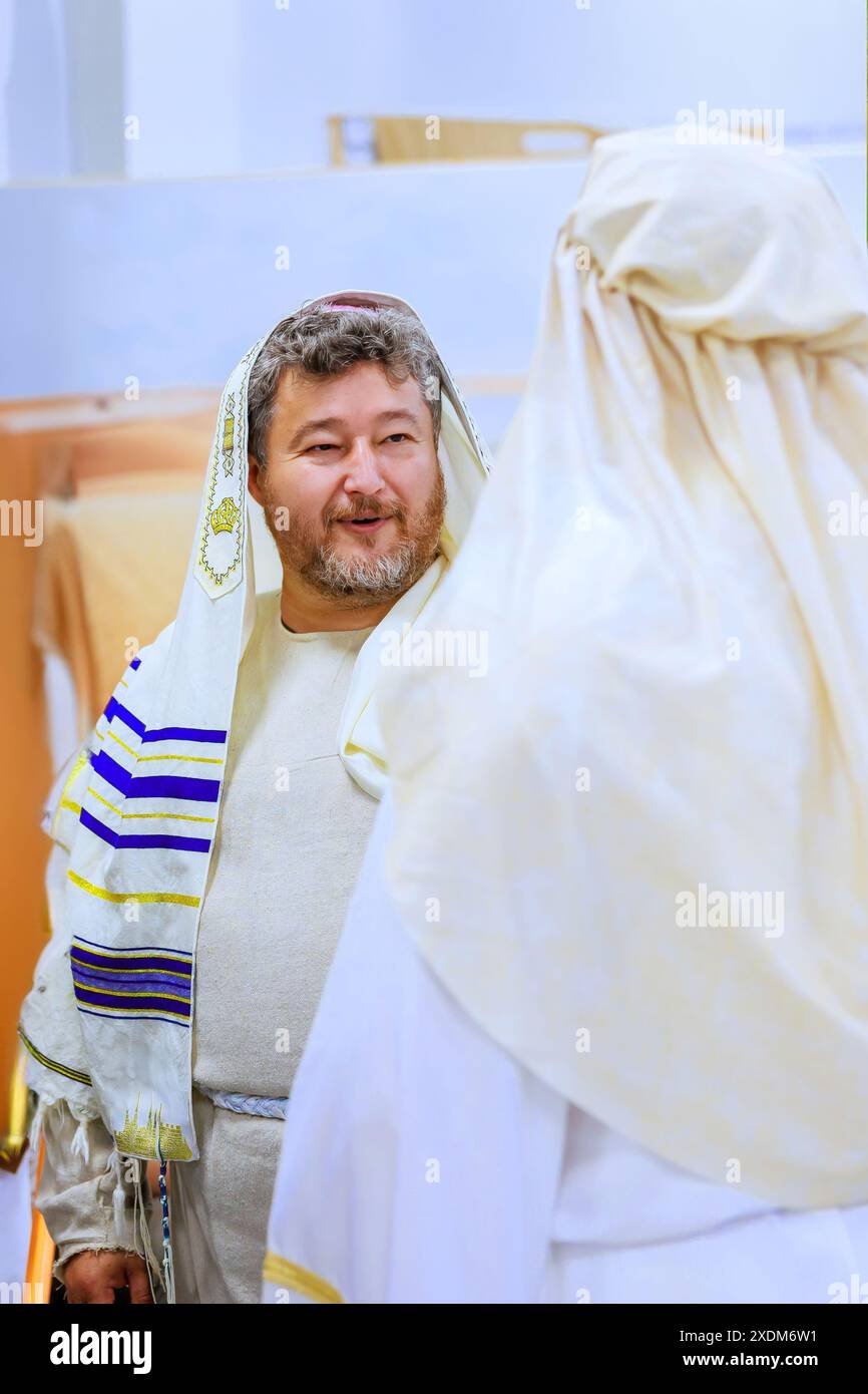Religious jewish clothing hi-res stock photography and images - Alamy
