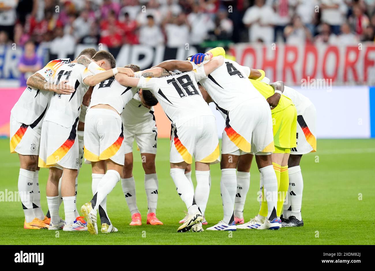 Prior to kickoff hi-res stock photography and images - Alamy