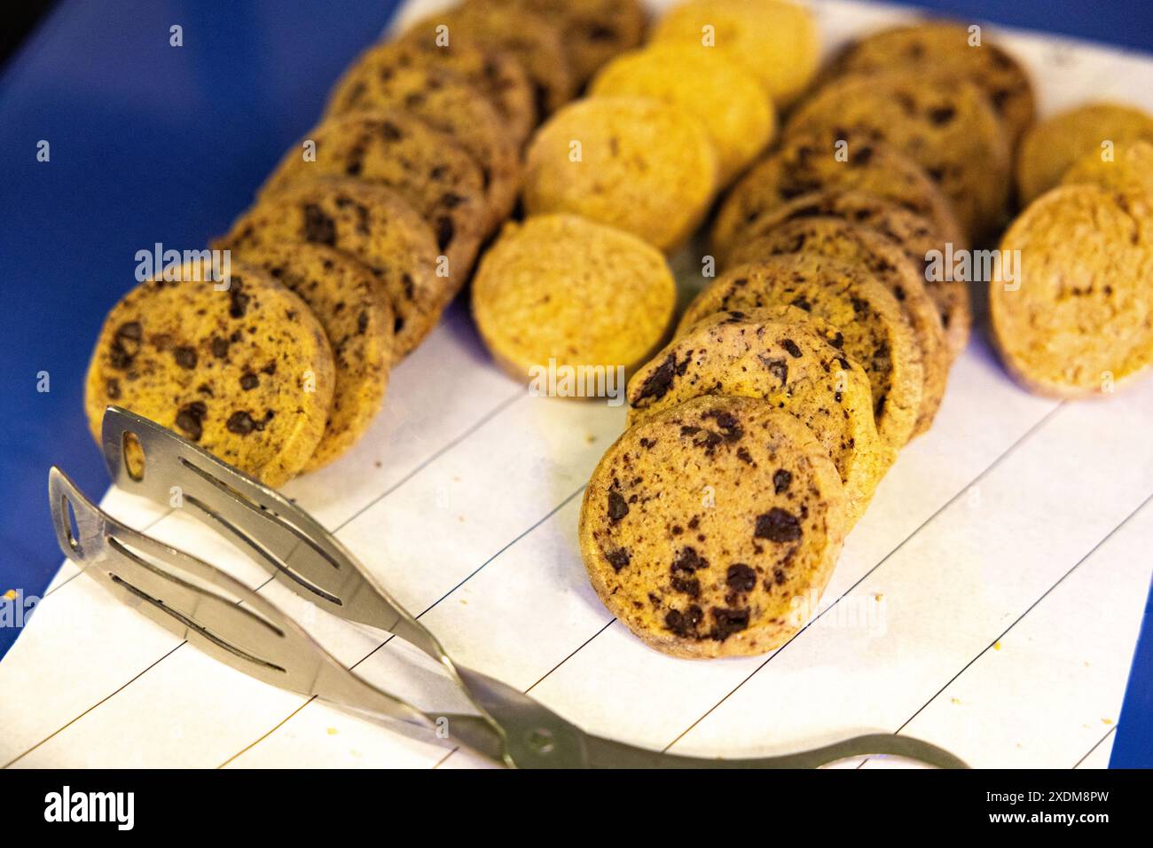 Bakery display cookies hi-res stock photography and images - Alamy