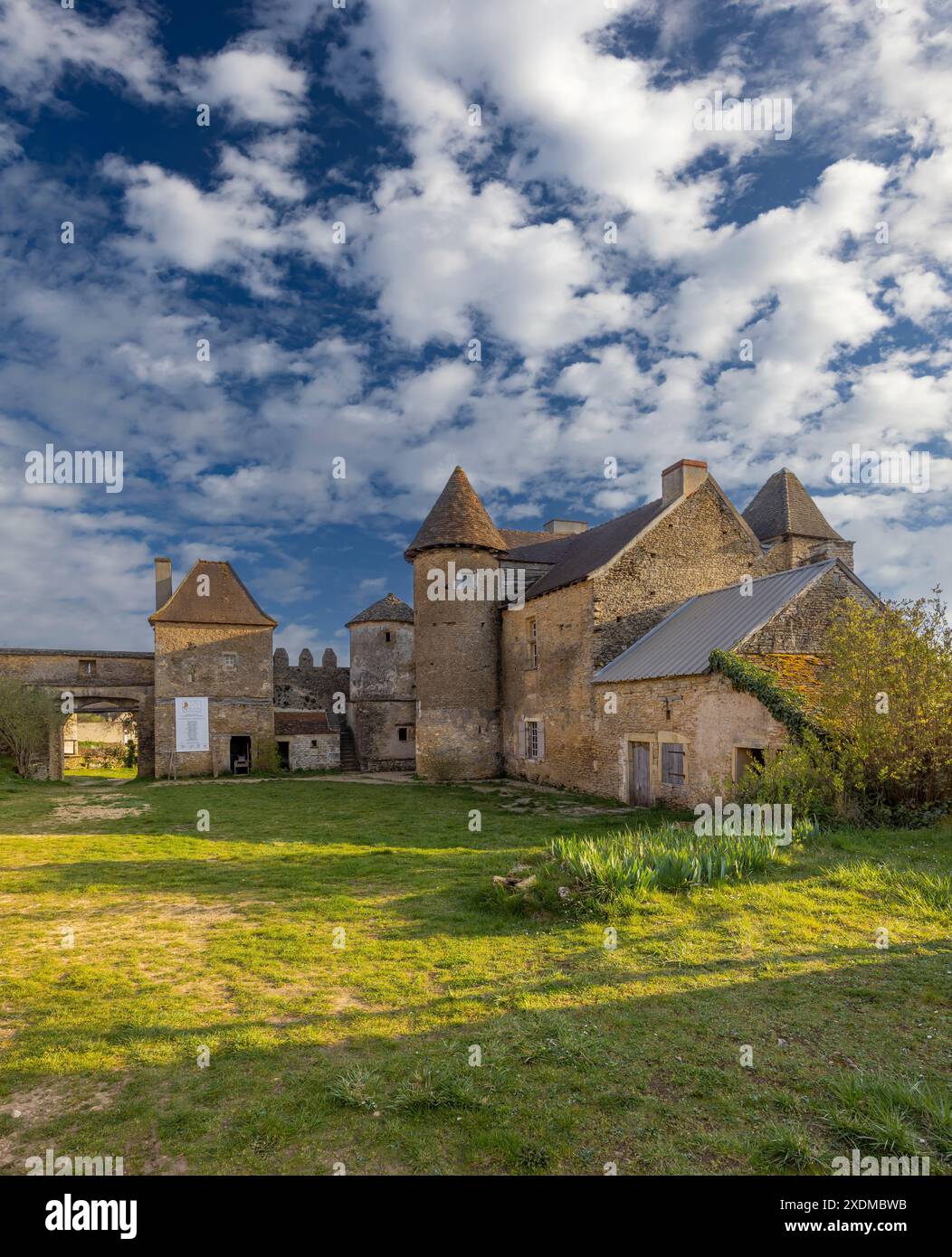 Chateau de Bissy-sur-Fley too Chateau de Pontus de Tyard, Bissy-sur ...