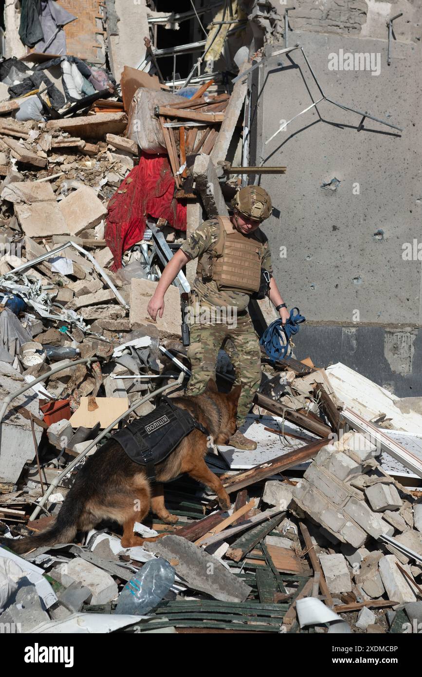 Russian glide bomb attack on Kharkiv residential area 22nd June 2024 ...