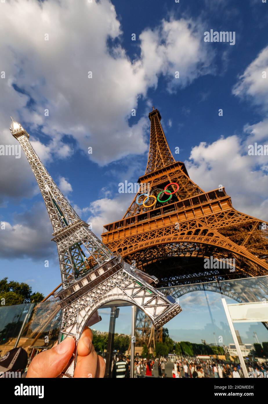 Olympic games 5 ring logo hi-res stock photography and images - Alamy