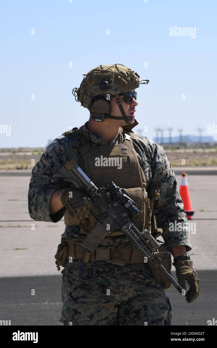 Marine corps rifleman hi-res stock photography and images - Alamy
