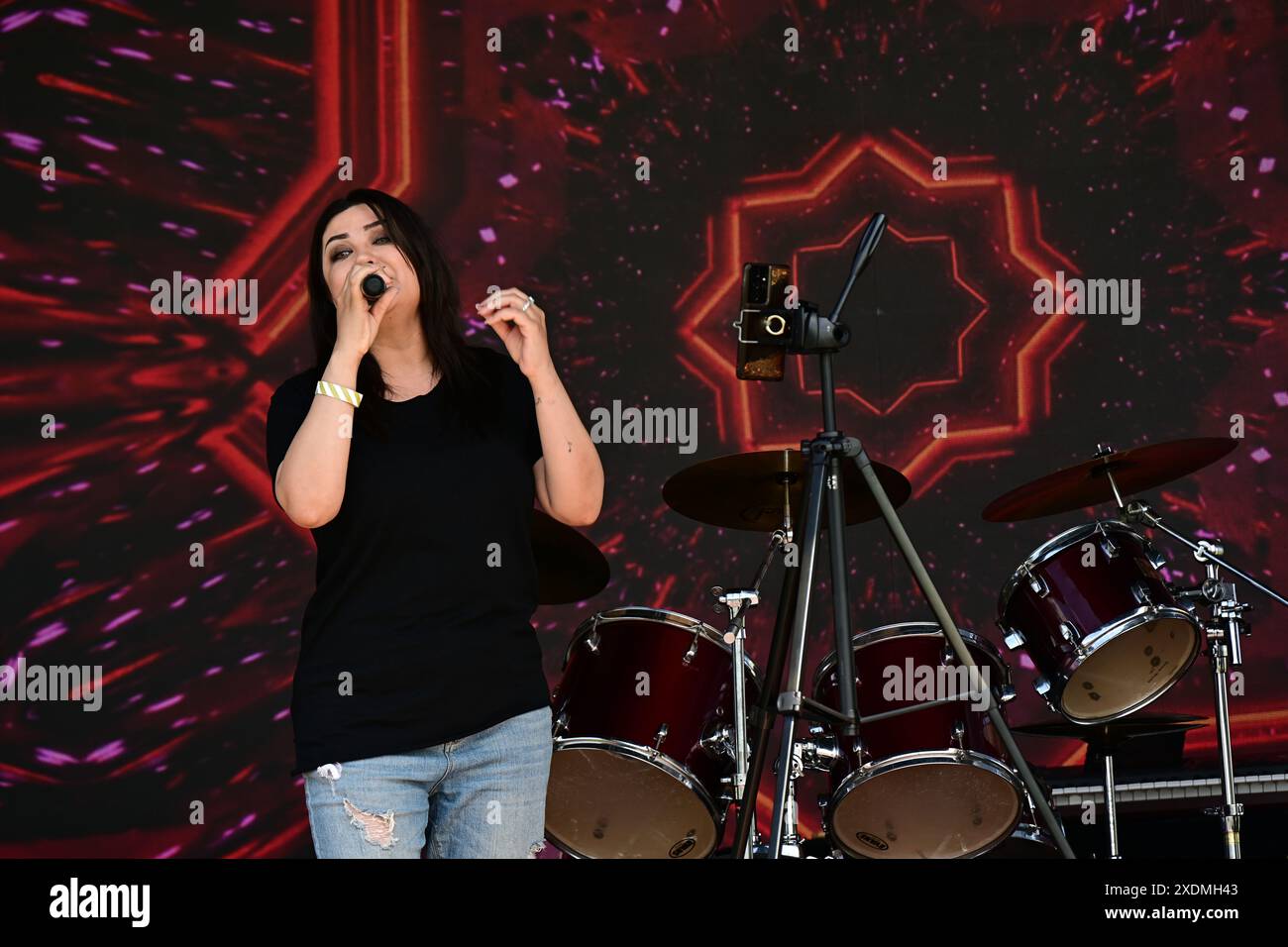 LONDON, UK. 23rd June, 2024. Ghezaal Enayat performs at The Afghan ...