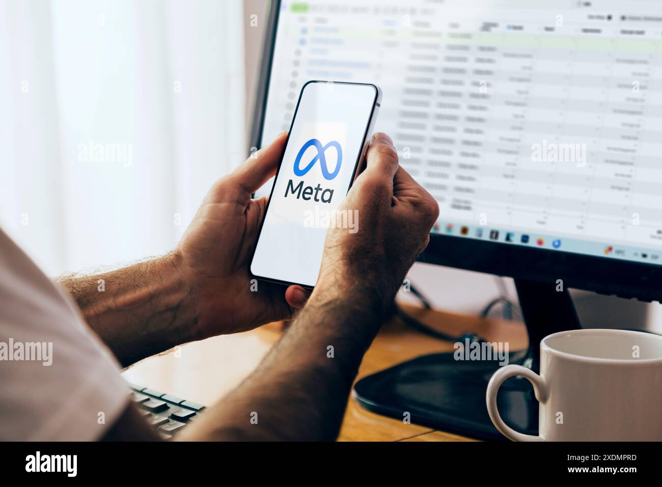 Meta logo hi-res stock photography and images - Alamy