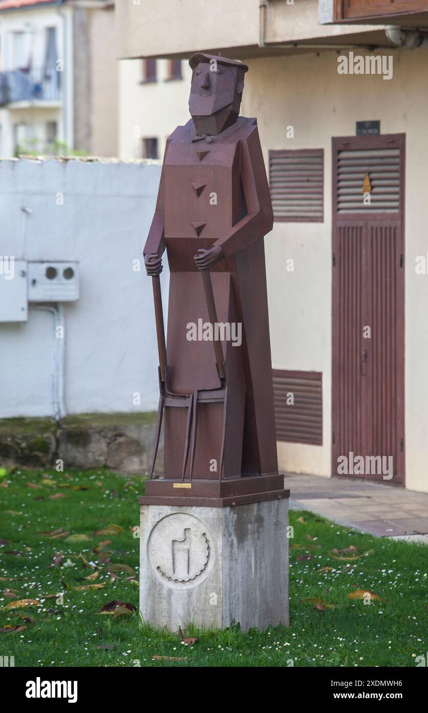Gares, Spain - March 30, 2024: Layas male runner sculpture. Puente La ...