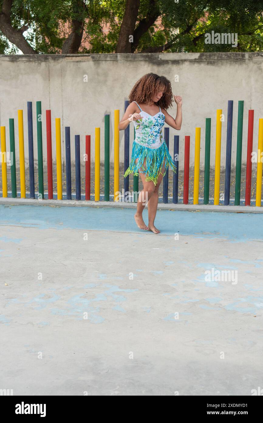Self fringe hi-res stock photography and images - Alamy