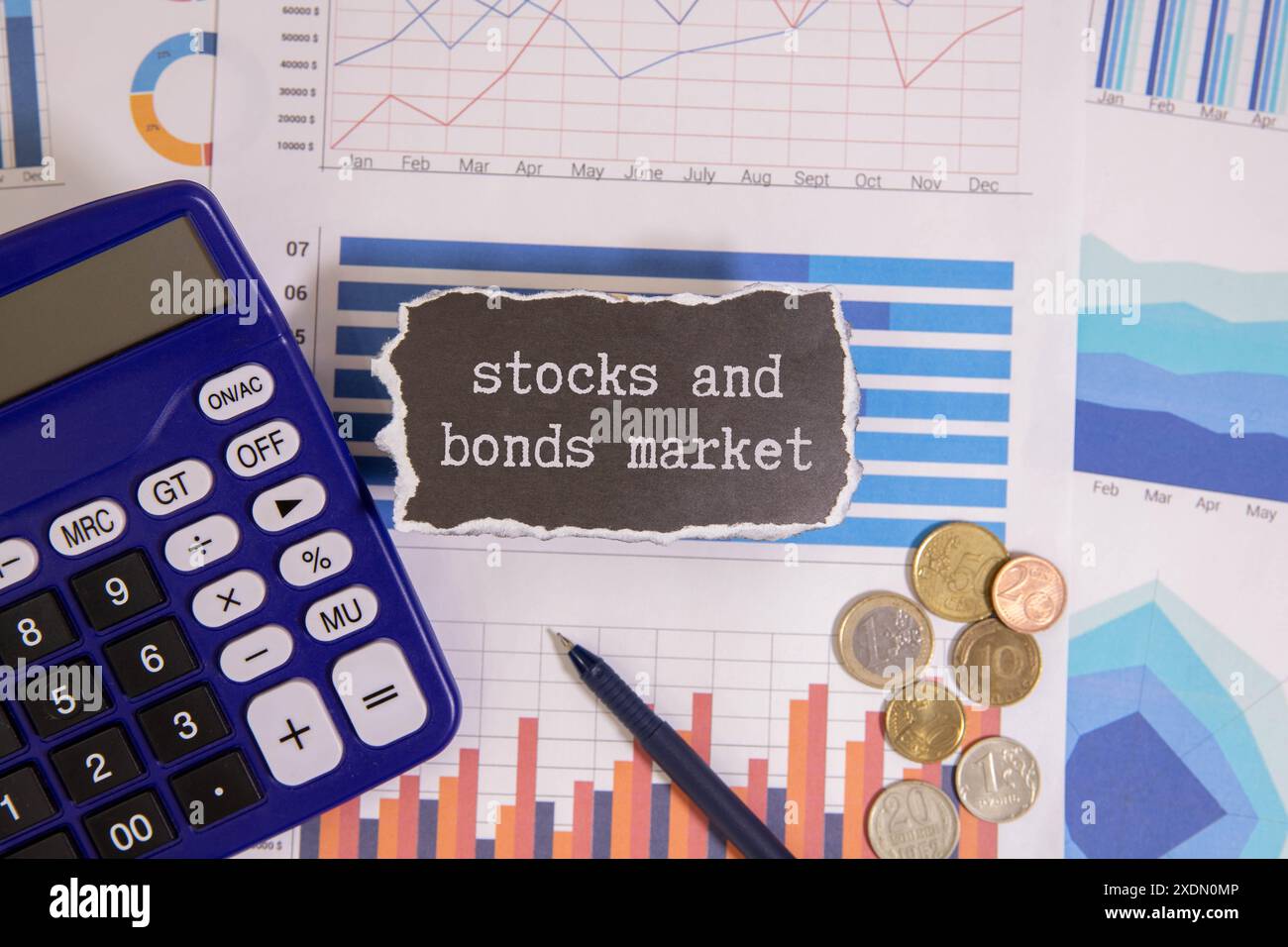 Advice bond hi-res stock photography and images - Alamy