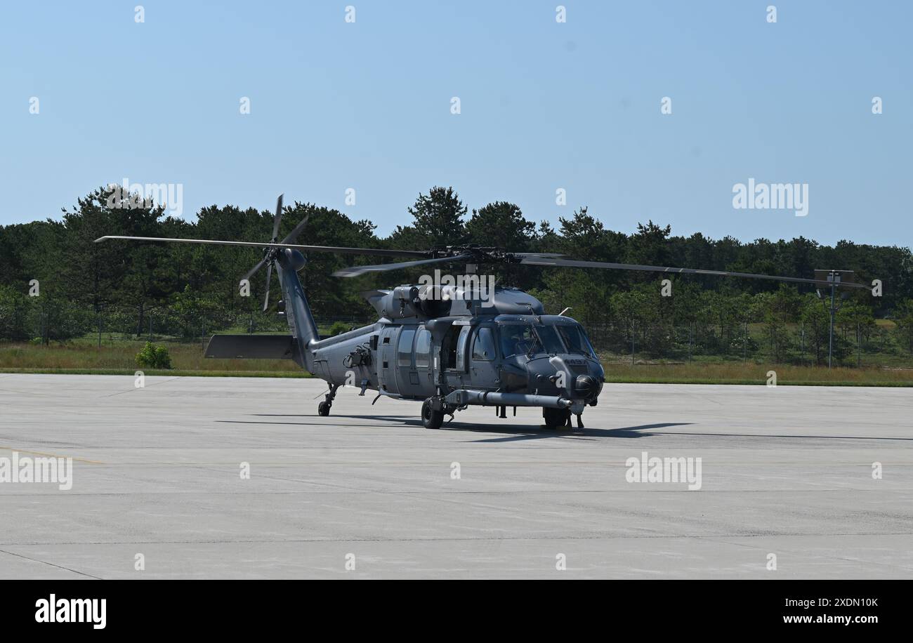 An HH-60W Jolly Green II combat search and rescue helicopter assigned ...