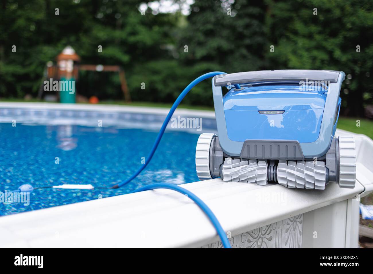 Robotic pool device hi-res stock photography and images - Alamy