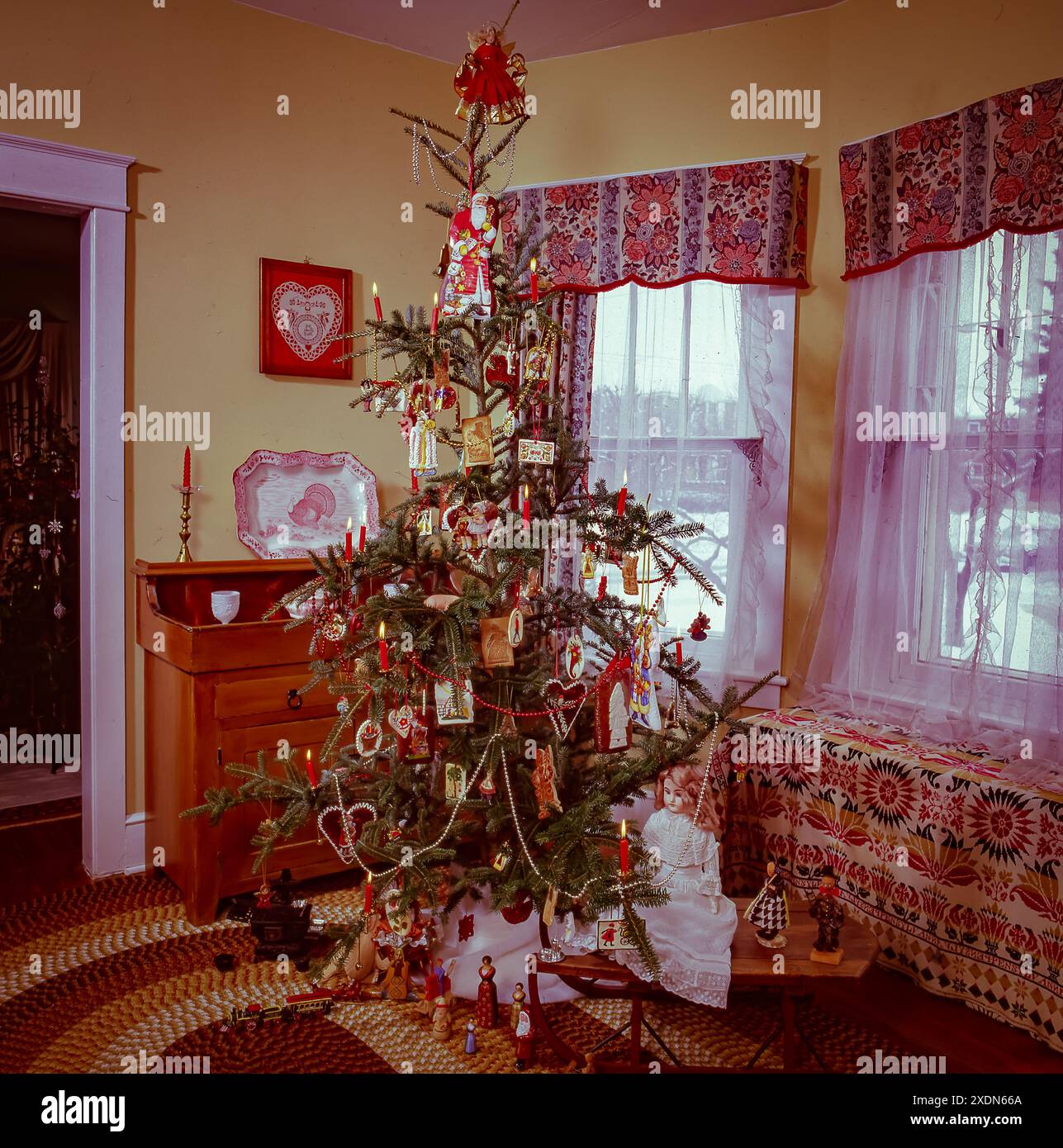 Retro, antique, Victorian Christmas decorations., toys, gifts and cards ...