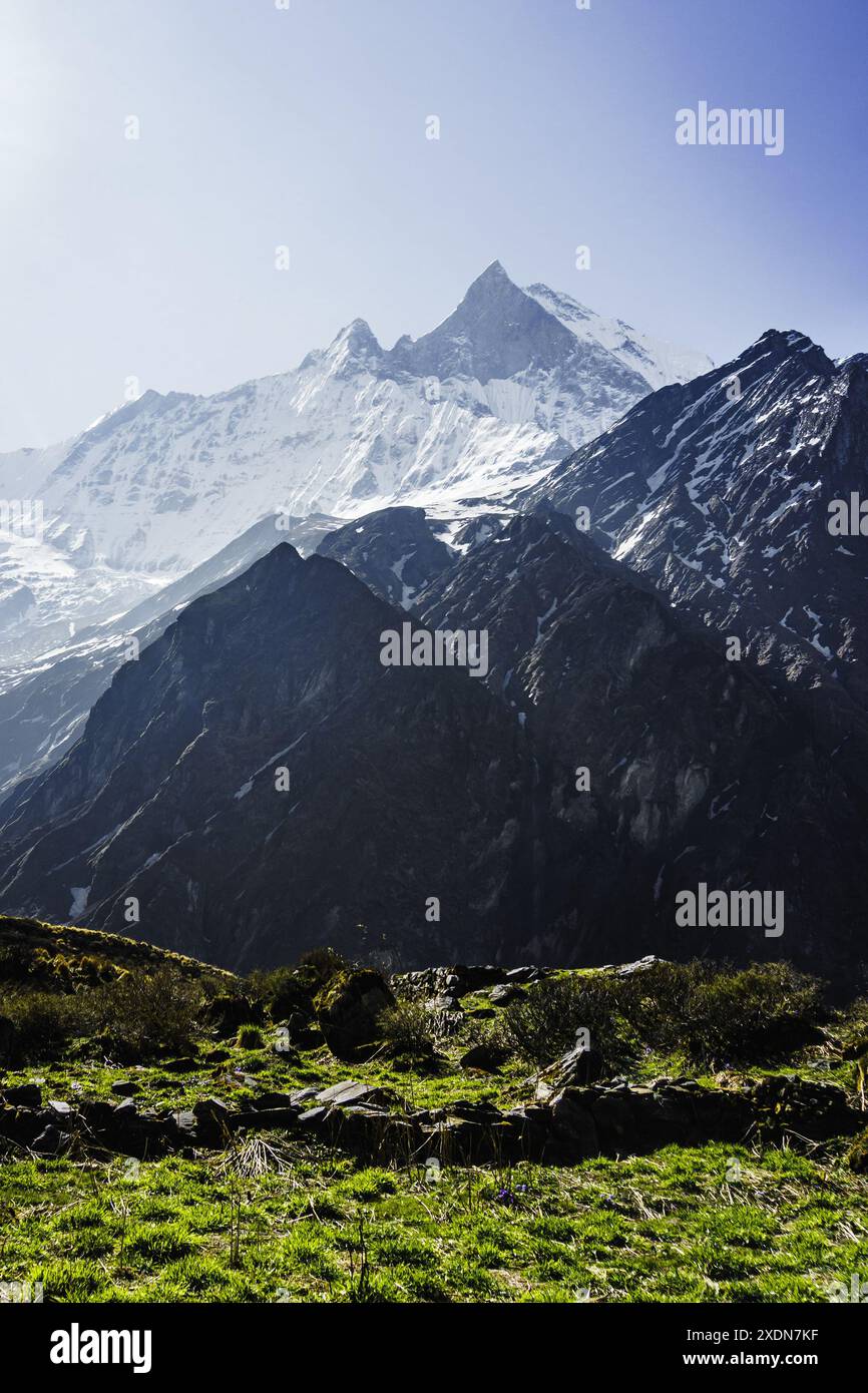 Modern scenery peak hi-res stock photography and images - Alamy