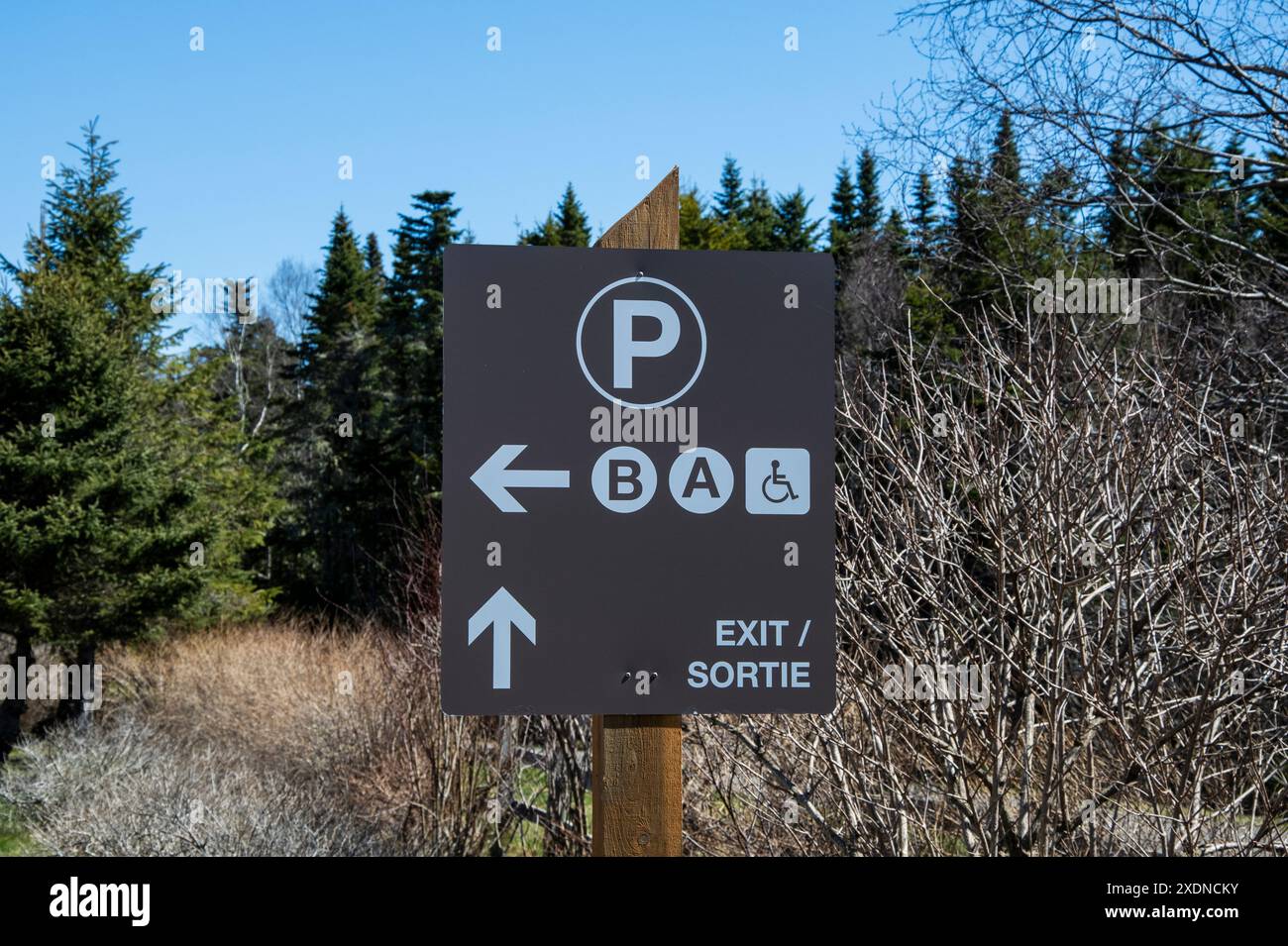 Parking sign at Hopewell Rocks Provincial Park in Hopewell Cape, New ...