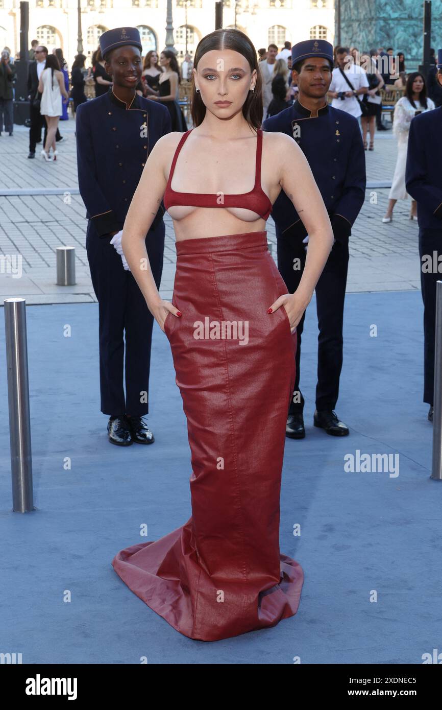 Emma chamberlain paris hi-res stock photography and images - Alamy
