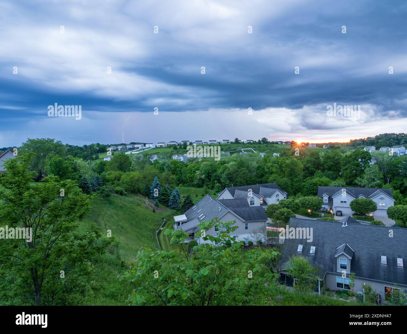A unique glimpse of a thunderstorm over a Pennsylvania neighborhood ...