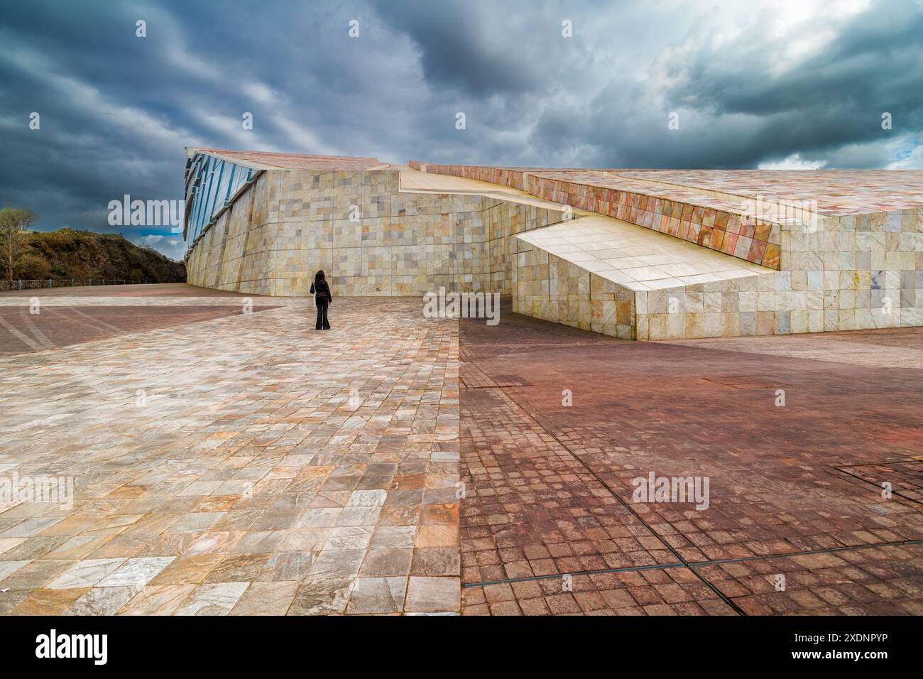 Figure under architectural detail hi-res stock photography and images ...