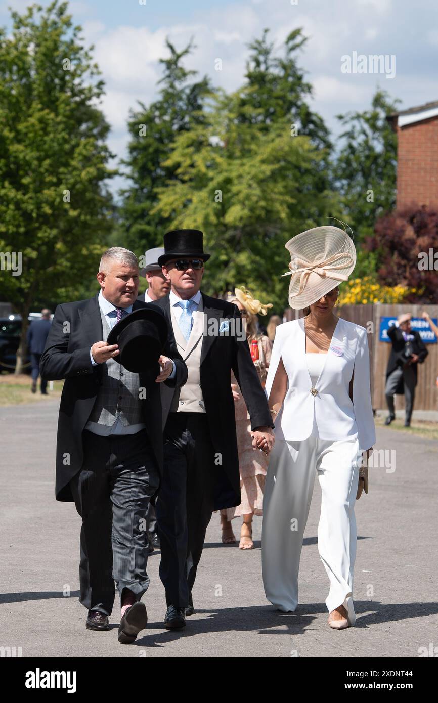 Ascot, UK. 21st June, 2024. Racegoers arriving at Ascot Racecourse for ...