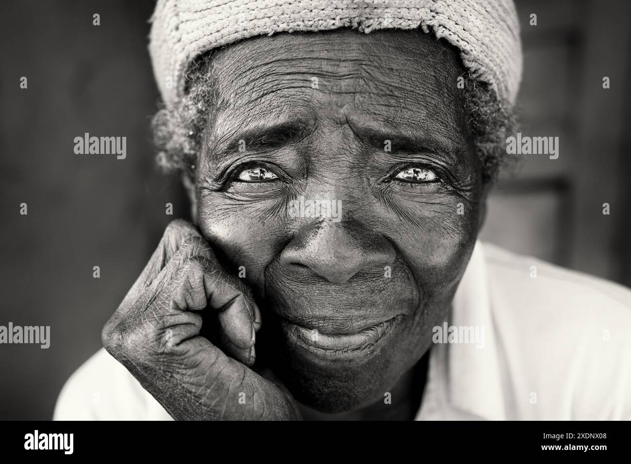 Malawi chewa village hi-res stock photography and images - Alamy