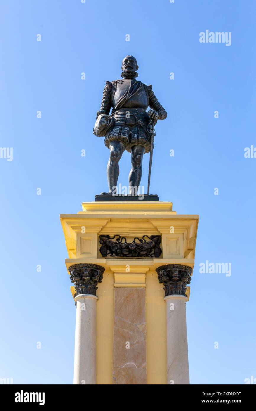 Statue of city founder Rodrigo de Bastidas in Santa Marta, popular ...
