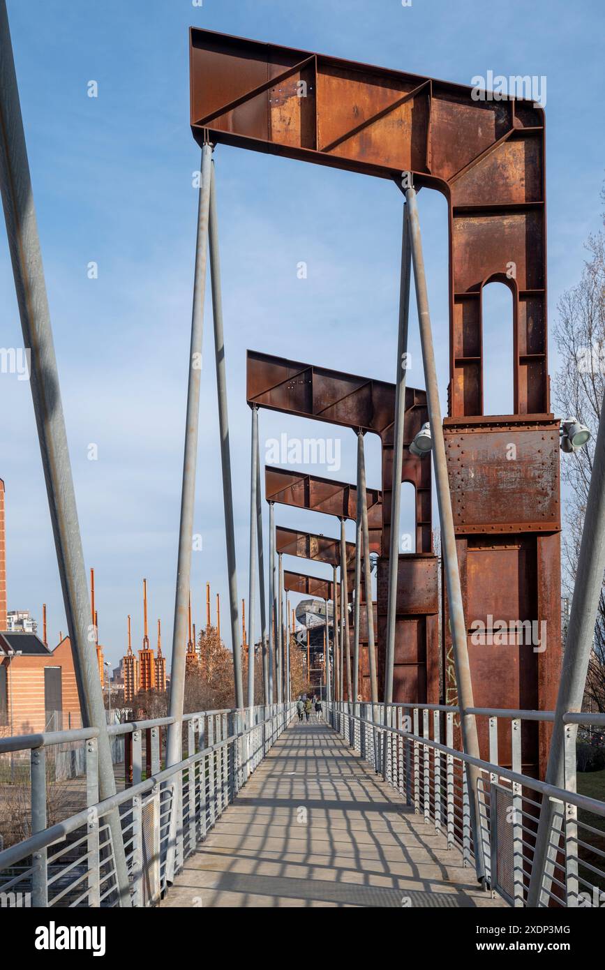 Metal structures on pedestrian walkway at Dora park. Pst-industrial ...