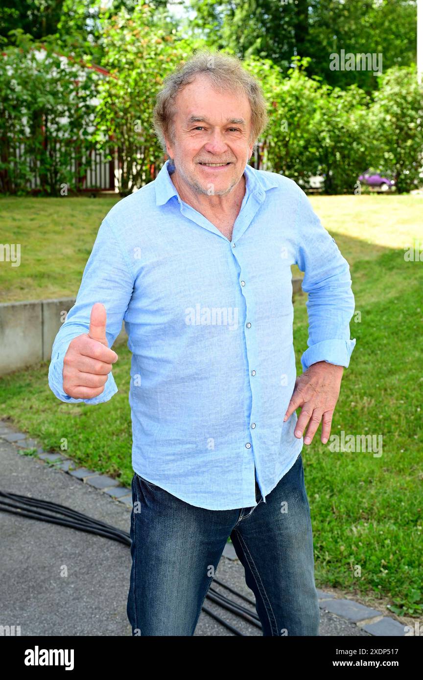 Chris Wolff beim Radio Schlagerparadies Sommer Open Air 2024 im Messepark. Löbau, 23.06.2024 ...