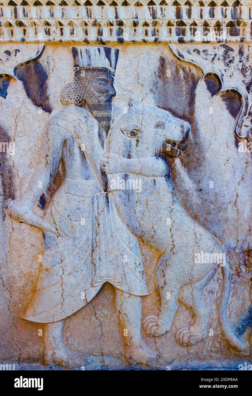 Sculpture of a Persian soldier fighting a lion Stock Photo - Alamy