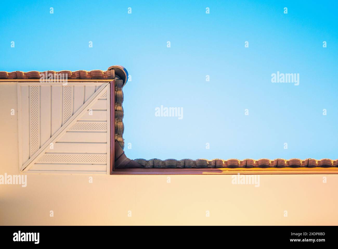 Soffit board hi-res stock photography and images - Alamy