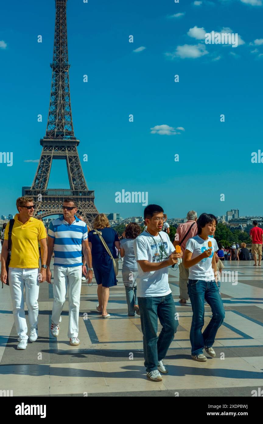Paris, France, Street Scene, Tourist Couples, One Asian Couple Eating ...