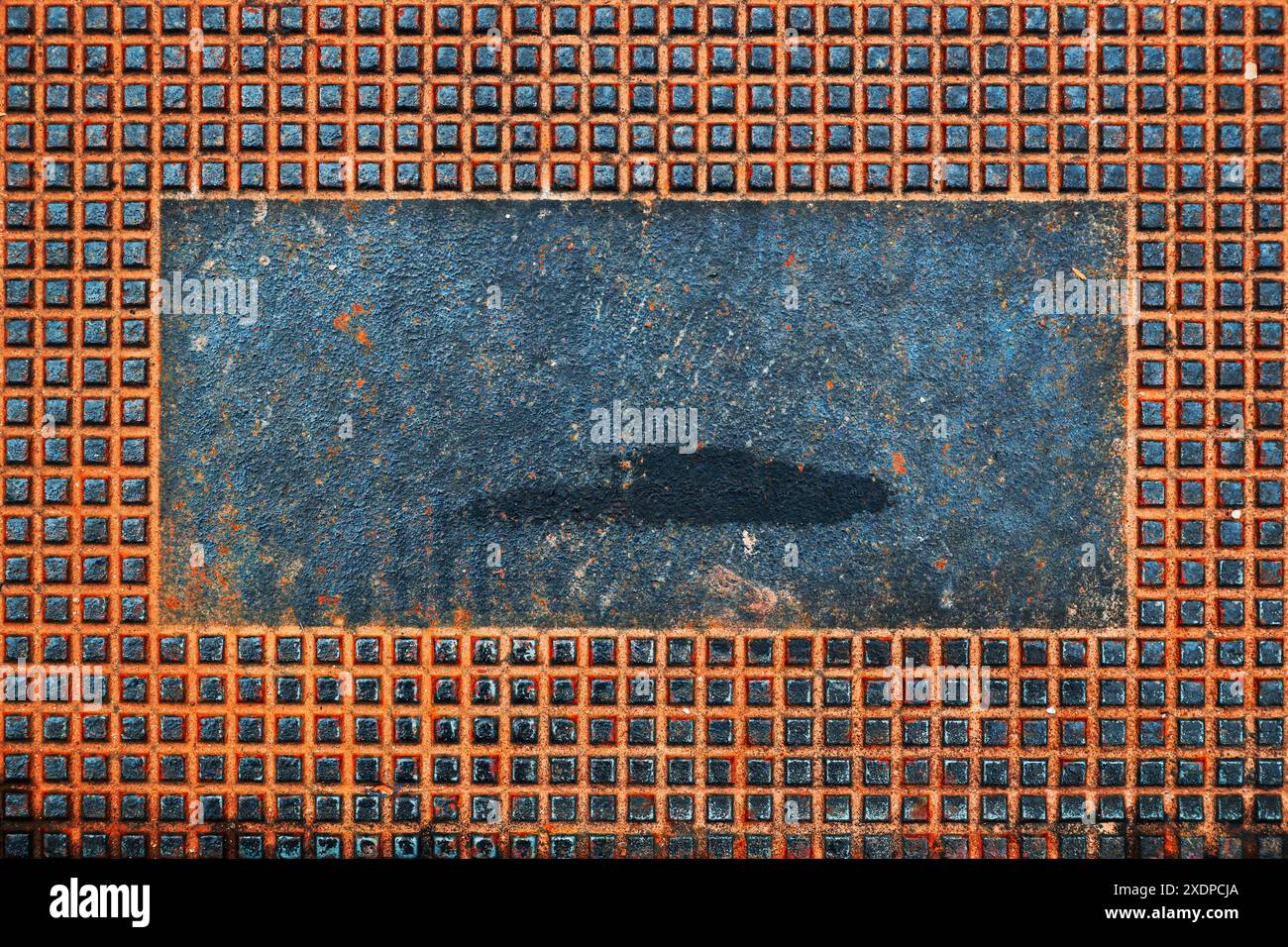 Square manhole cover hi-res stock photography and images - Alamy