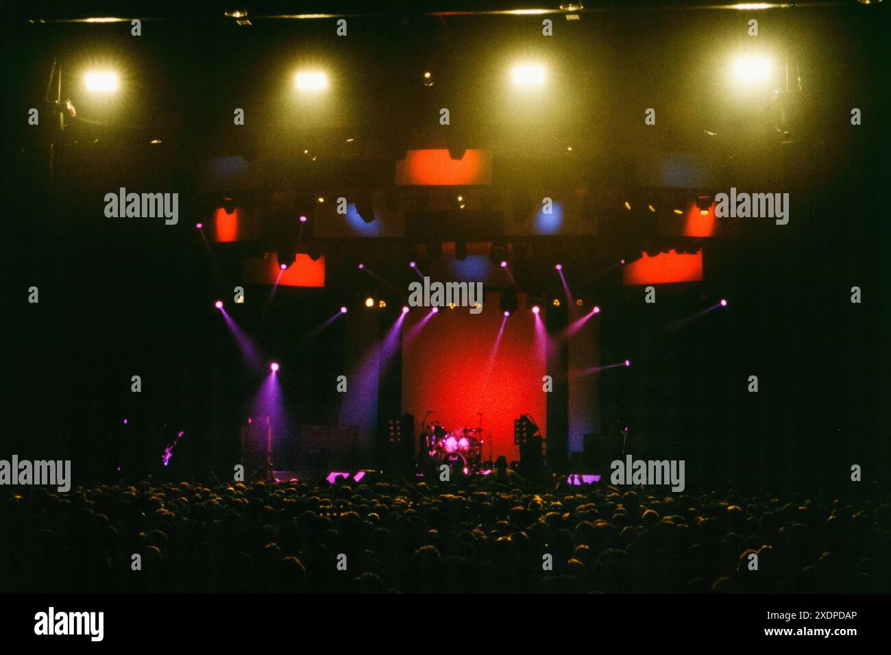 OASIS, MORNING GLORY TOUR, SOUND DESK VIEW, 1996: Atmospheric stage and ...