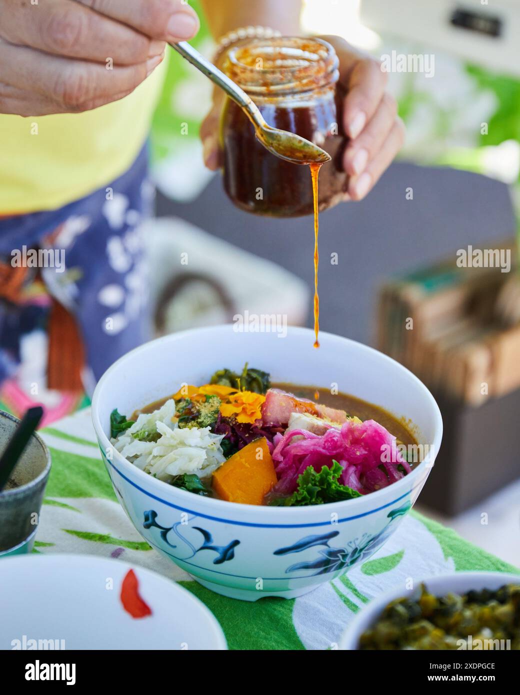 Street food ramen hi-res stock photography and images - Alamy