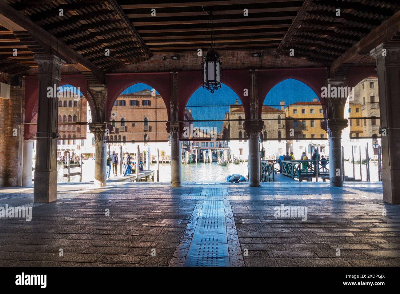 Medieval fish market hi-res stock photography and images - Alamy