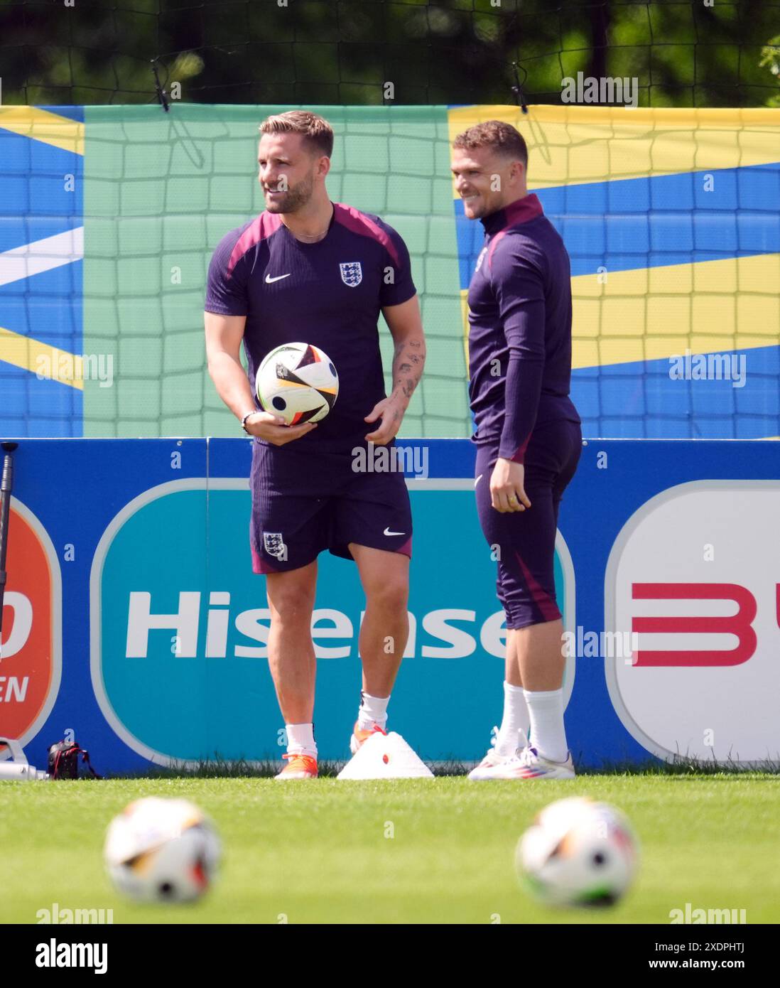 England's Luke Shaw and Kieran Trippier (right) during a training ...