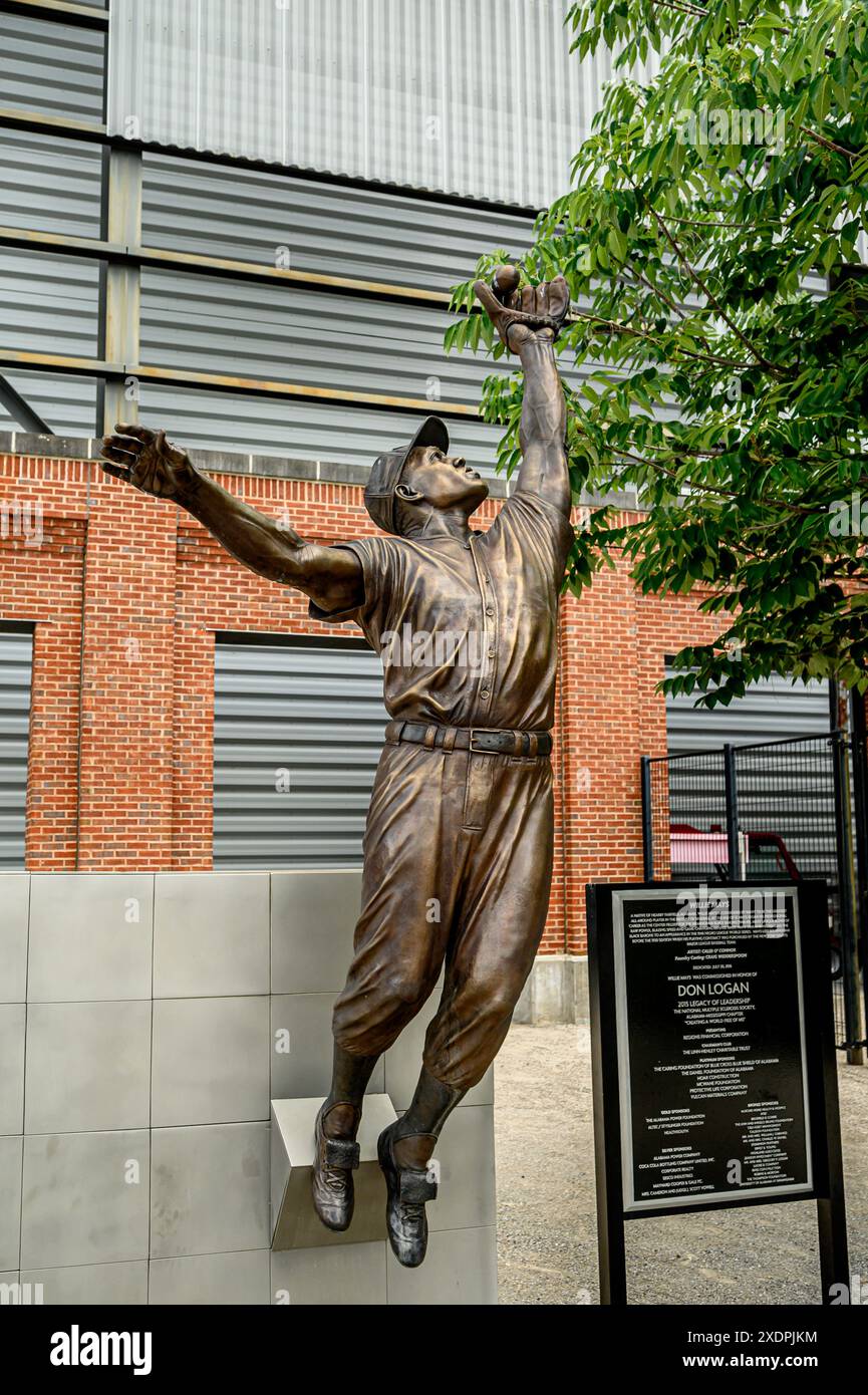 Statue of Willie Mays at Region's Field Stock Photo - Alamy
