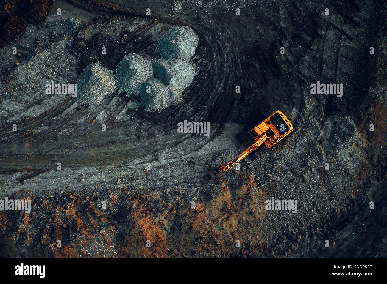 Excavator truck working in sand hi-res stock photography and images - Alamy