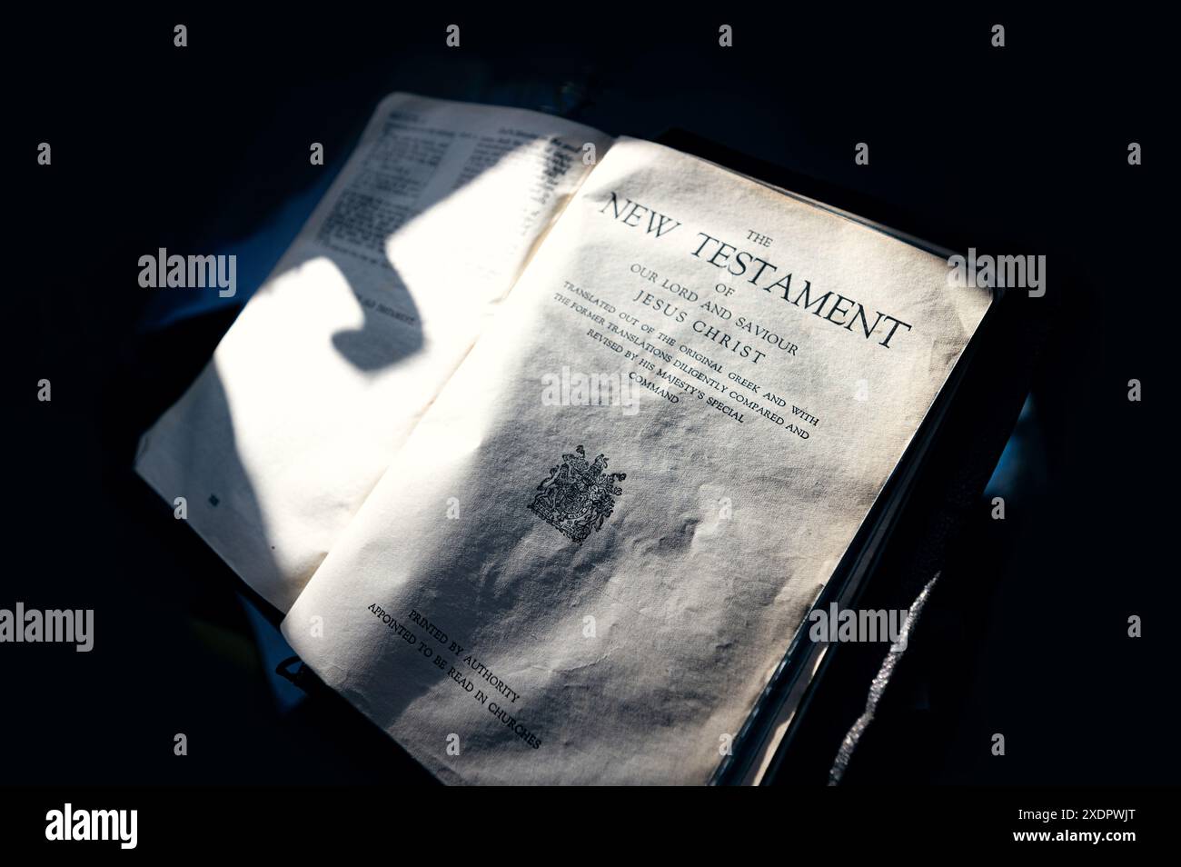 King james bible page hi-res stock photography and images - Alamy