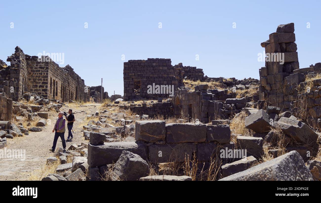 War ravage syria hi-res stock photography and images - Alamy