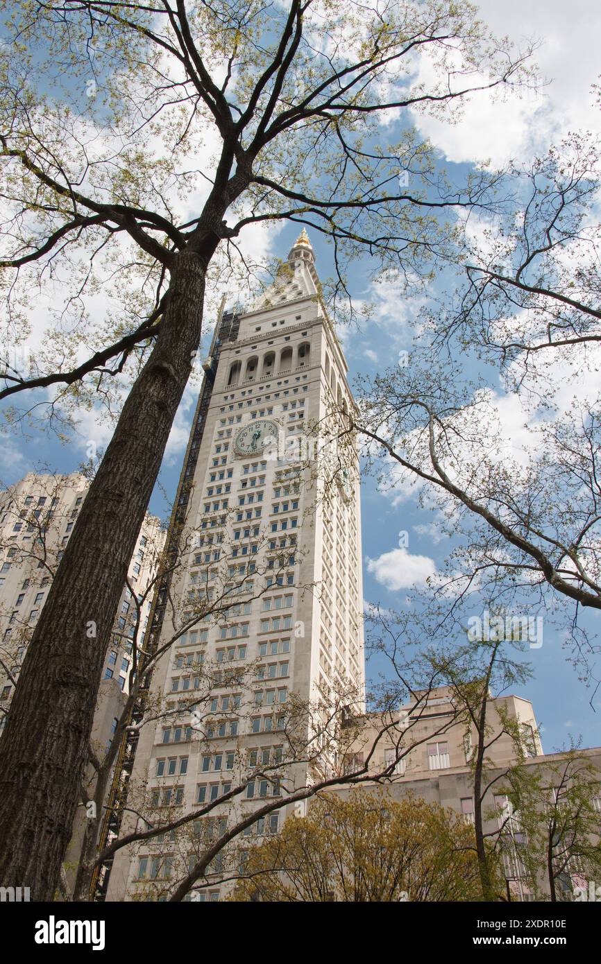 The facade of the Metlife building clock tower in Madison Square ...