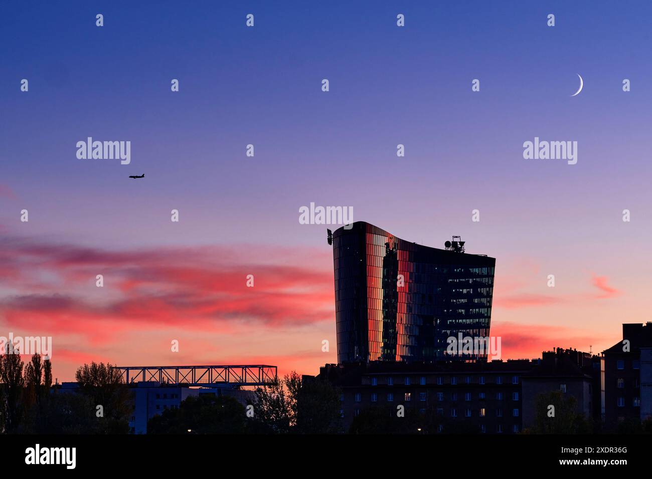 Omv building austria vienna hi-res stock photography and images - Alamy