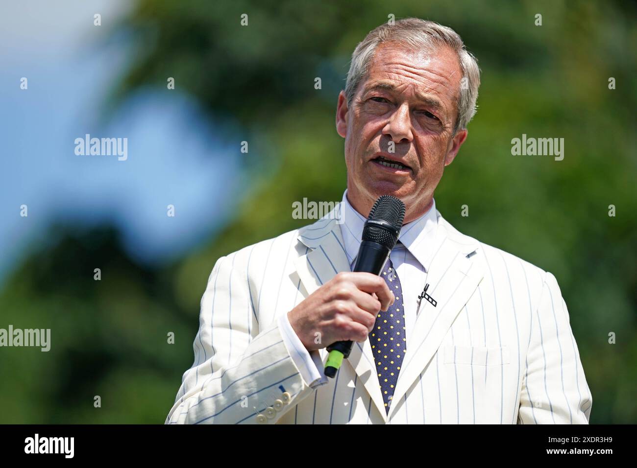 Reform UK leader Nigel Farage speaking at the Mercure Maidstone Great ...