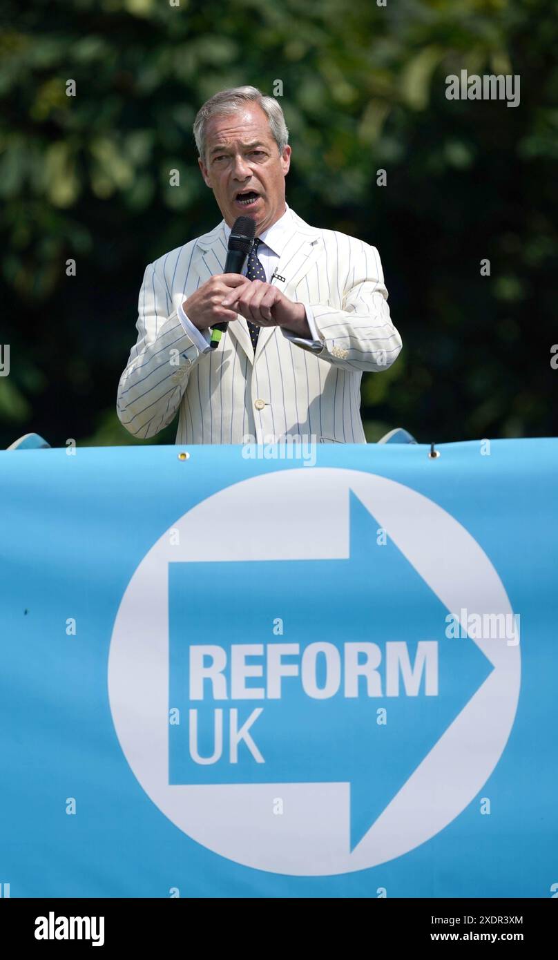 Reform UK leader Nigel Farage speaking at the Mercure Maidstone Great ...