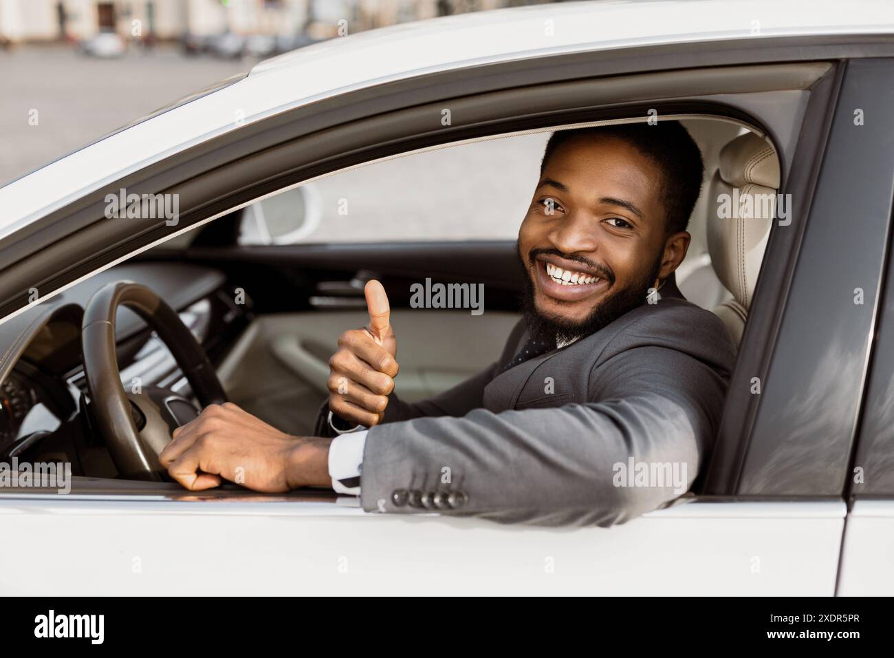 Man giving up seat hi-res stock photography and images - Alamy